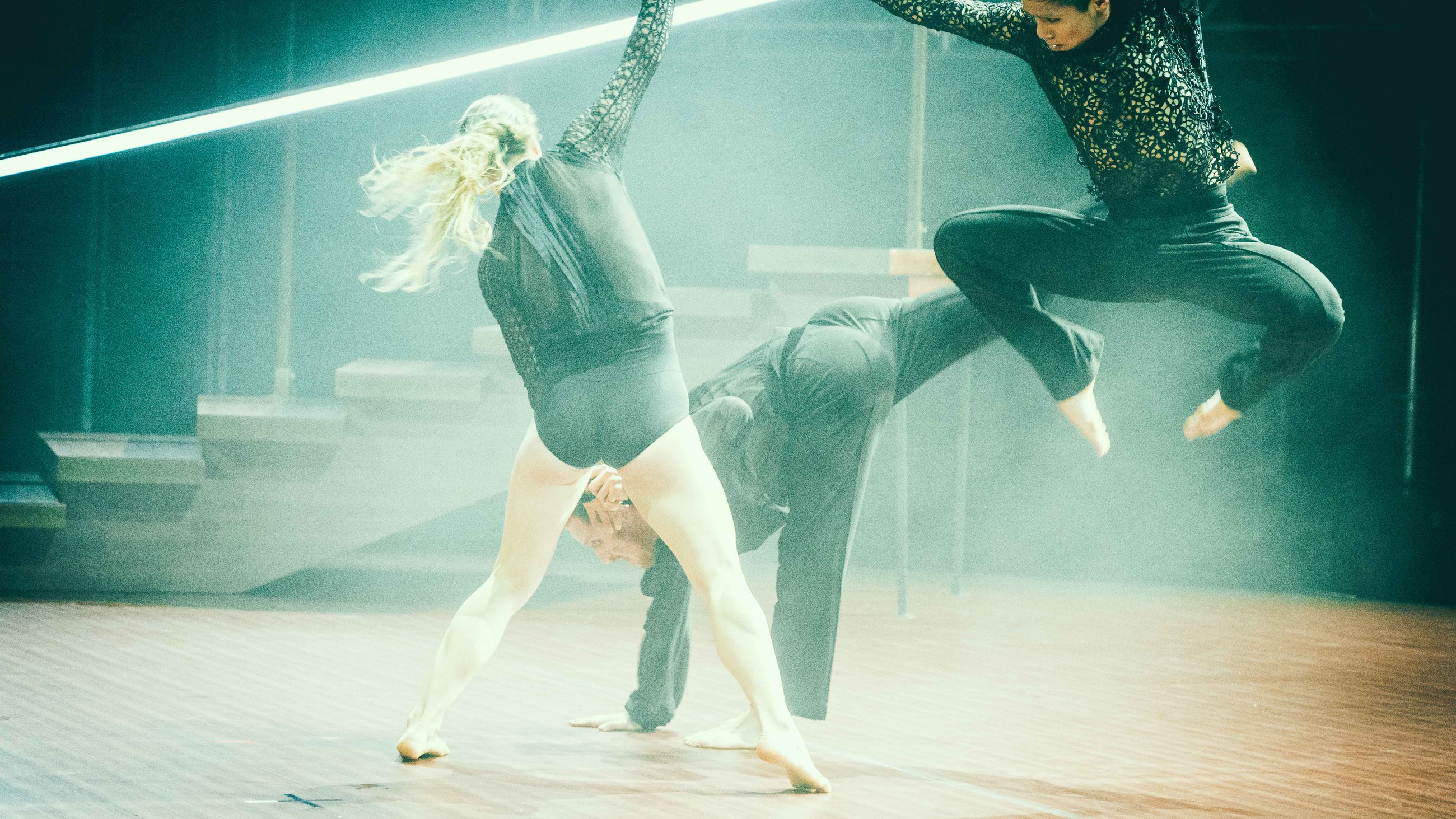 "Der Tod und das Mädchen" von Andonis Foniadakis - Ensemble TANZ_KASSEL ...